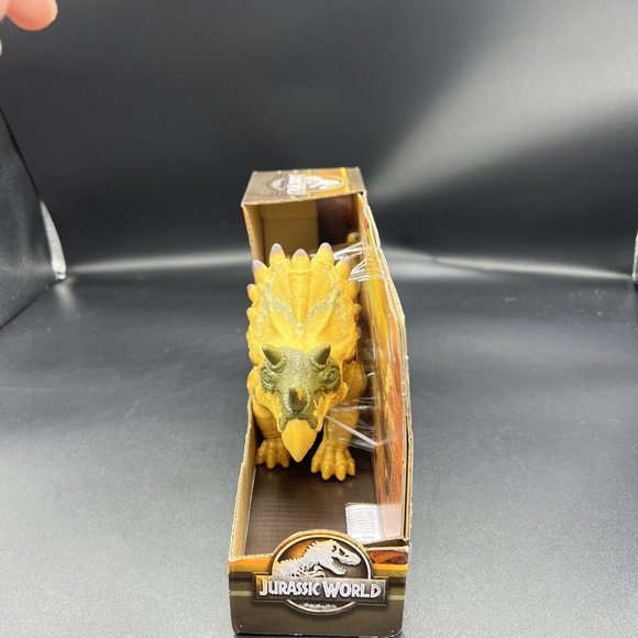 Mattel | Toys | Jurassic World Dino Trackers Wild Roar Regaliceratops ...